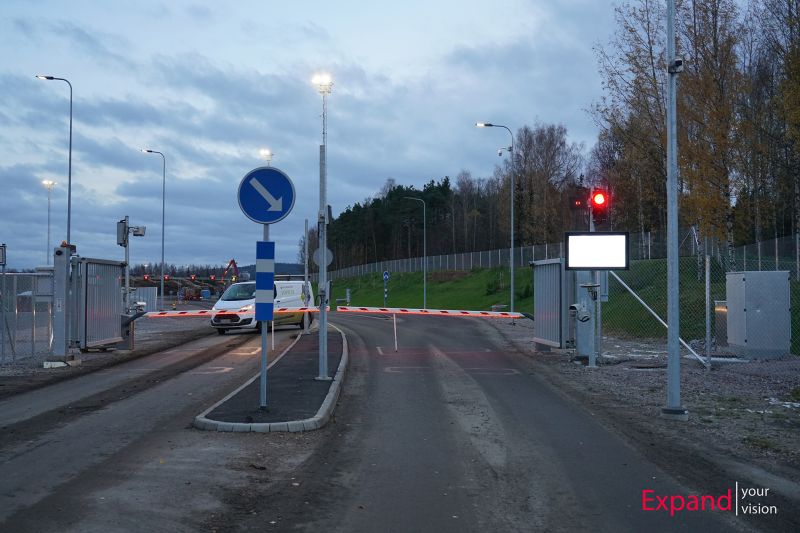 What makes the Visy Access Gate access management system unique? - Visy